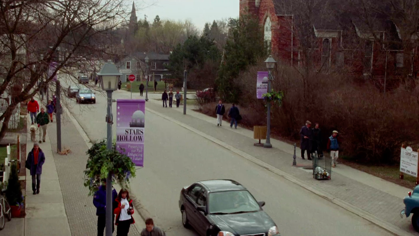 Gilmore Girls filming locations from the pilot in Ontario, Canada.