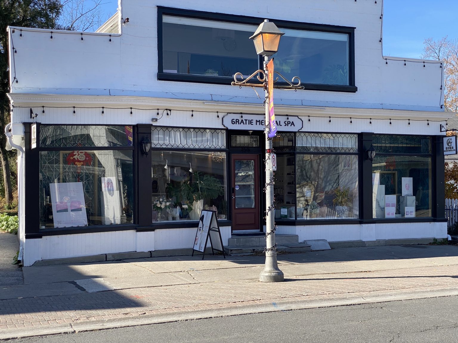 Gilmore Girls filming locations from the pilot in Ontario, Canada.